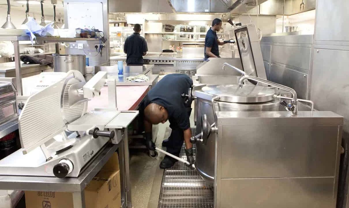Commercial Cleaning Services Detroit MI | Restaurant Compliance Tips